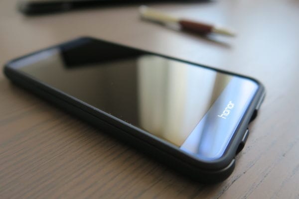 Best Phone for International Travel - Huawei Honor 8